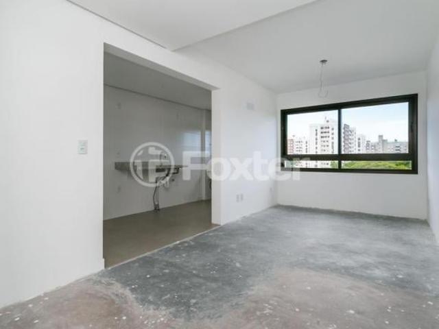 Apartamento, 2 dormitórios, 67 m², em Passo da Areia