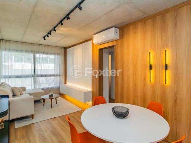 Apartamento, 2 dormitórios, 67 m², em Petrópolis