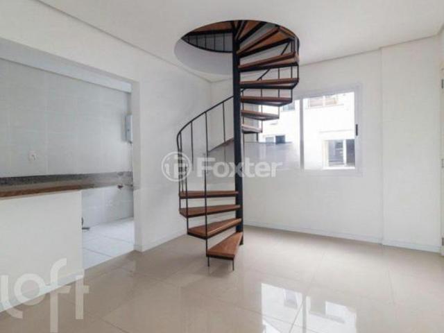 Apartamento, 2 dormitórios, 67.01 m², em Menino Deus