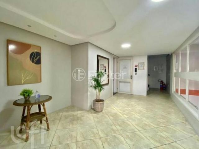 Apartamento, 2 dormitórios, 67.37 m², em Centro