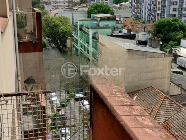 Apartamento, 2 dormitórios, 67.3 m², em Azenha