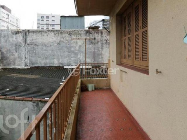 Apartamento, 2 dormitórios, 67.5 m², em Centro