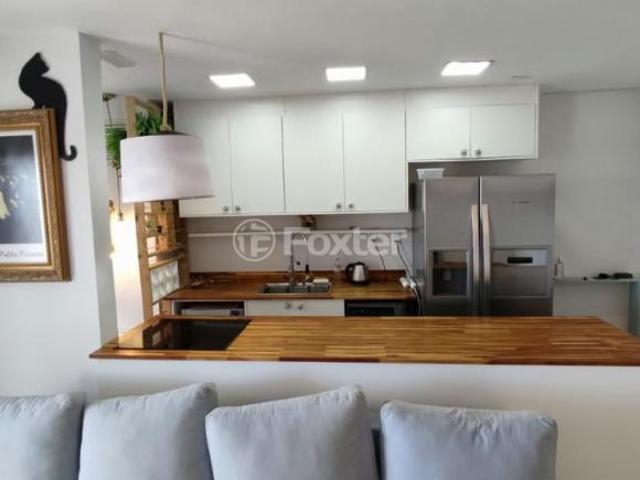 Apartamento, 2 dormitórios, 68 m², em Cambuci