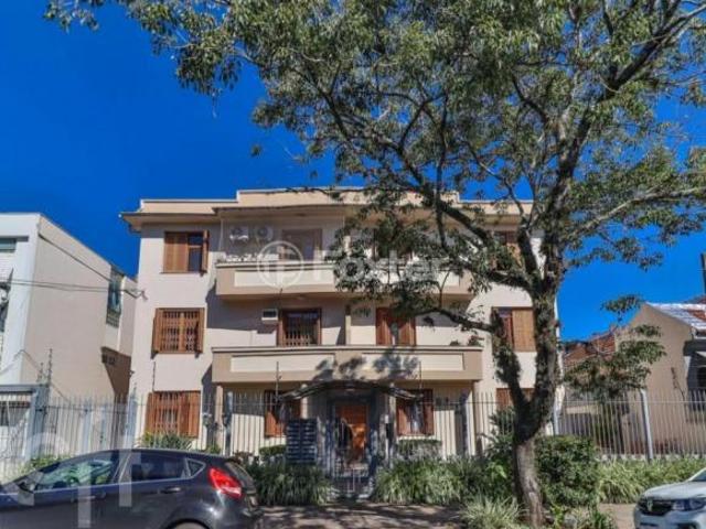 Apartamento, 2 dormitórios, 68 m², em Menino Deus