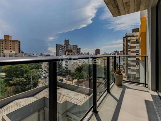 Apartamento, 2 dormitórios, 68 m², em Menino Deus