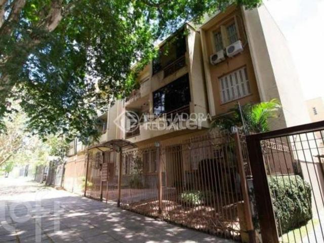 Apartamento, 2 dormitórios, 68 m², em Petrópolis