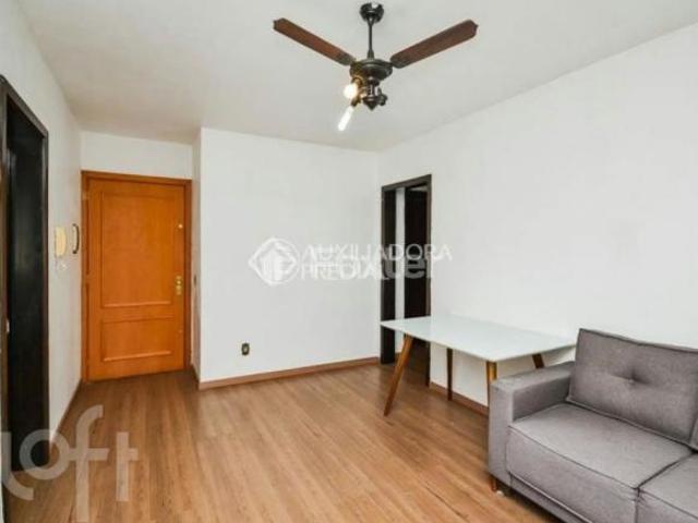 Apartamento, 2 dormitórios, 68 m², em Petrópolis