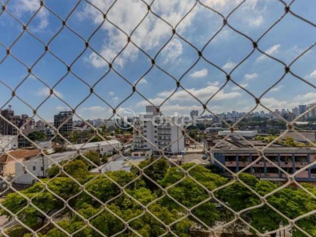 Apartamento, 2 dormitórios, 68.18 m², em Santana