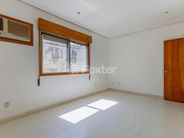 Apartamento, 2 dormitórios, 68.38 m², em Santana