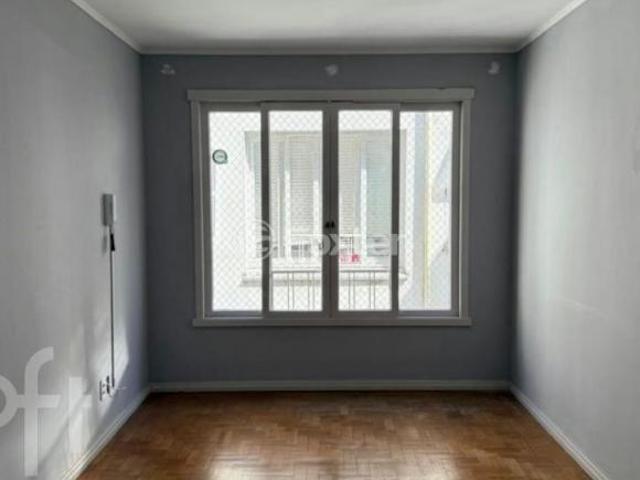 Apartamento, 2 dormitórios, 68.46 m², em São João