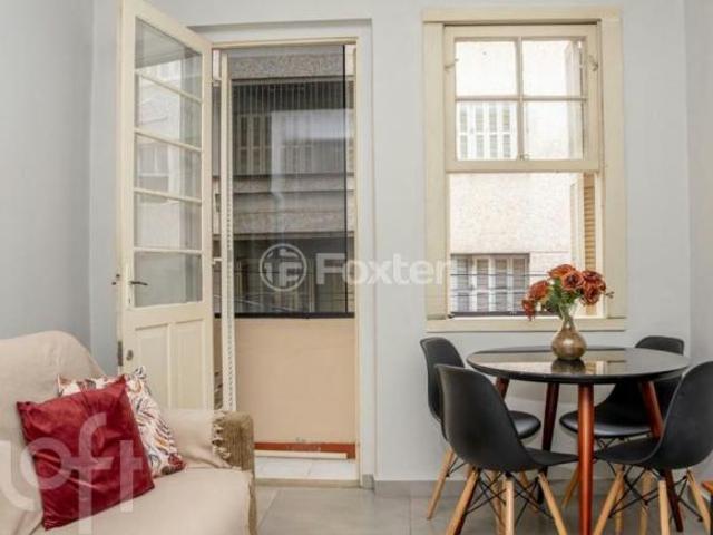 Apartamento, 2 dormitórios, 68.56 m², em Centro Histórico