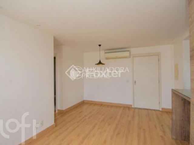 Apartamento, 2 dormitórios, 68.89 m², em Vila Ipiranga