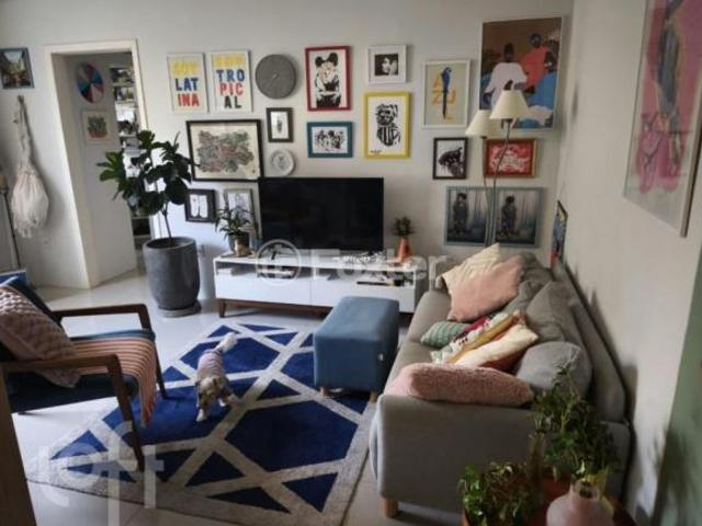 Apartamento, 2 dormitórios, 69 m², em Centro Histórico