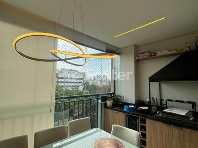 Apartamento, 2 dormitórios, 69 m², em Água Branca