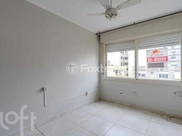 Apartamento, 2 dormitórios, 69 m², em Menino Deus