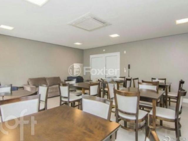 Apartamento, 2 dormitórios, 69 m², em Petrópolis
