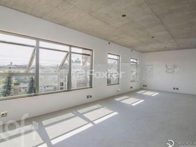 Apartamento, 2 dormitórios, 69.37 m², em Petrópolis