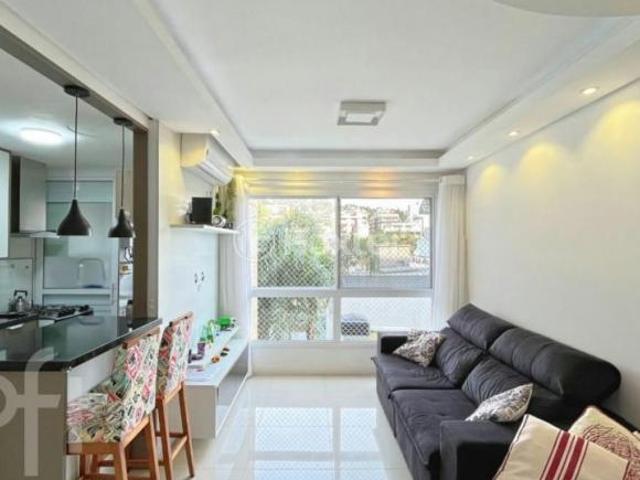 Apartamento, 2 dormitórios, 69.64 m², em Tristeza