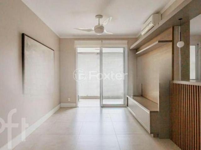 Apartamento, 2 dormitórios, 69.86 m², em Passo da Areia