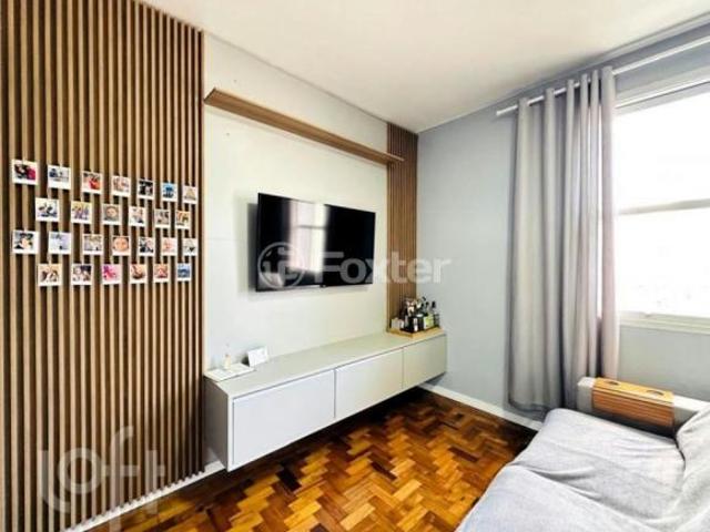 Apartamento, 2 dormitórios, 69.87 m², em Centro