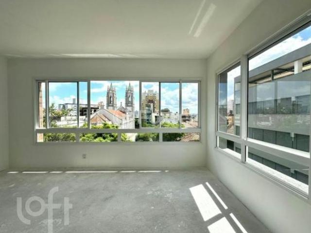 Apartamento, 2 dormitórios, 69.96 m², em Floresta