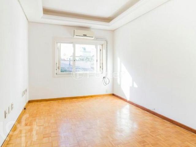 Apartamento, 2 dormitórios, 69.9 m², em Menino Deus