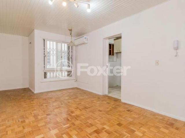 Apartamento, 2 dormitórios, 60 m², em Menino Deus