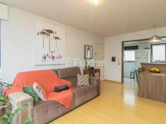 Apartamento, 2 dormitórios, 60 m², em Menino Deus