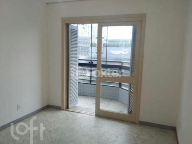 Apartamento, 2 dormitórios, 60 m², em Petrópolis