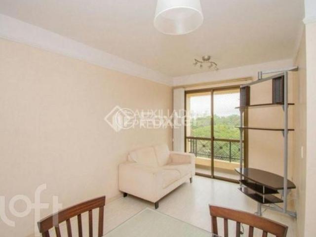 Apartamento, 2 dormitórios, 60 m², em Petrópolis