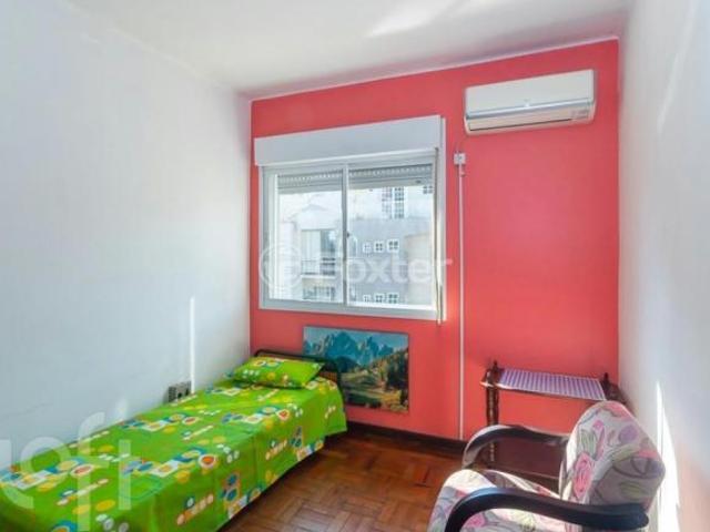 Apartamento, 2 dormitórios, 60.47 m², em Petrópolis