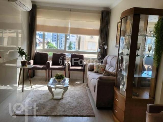 Apartamento, 2 dormitórios, 60.65 m², em Menino Deus