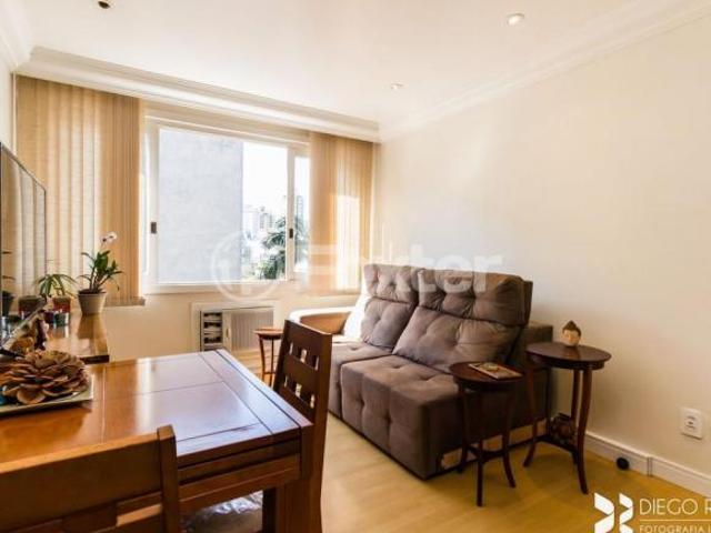 Apartamento, 2 dormitórios, 60.84 m², em Petrópolis