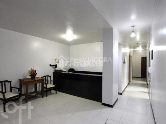 Apartamento, 2 dormitórios, 61 m², em Centro Histórico