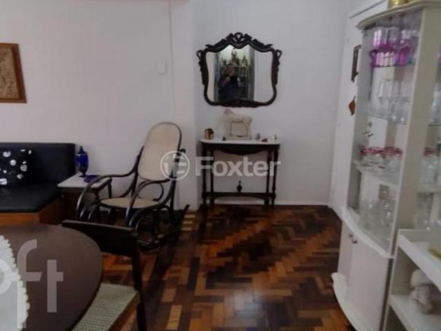 Apartamento, 2 dormitórios, 61 m², em Centro Histórico