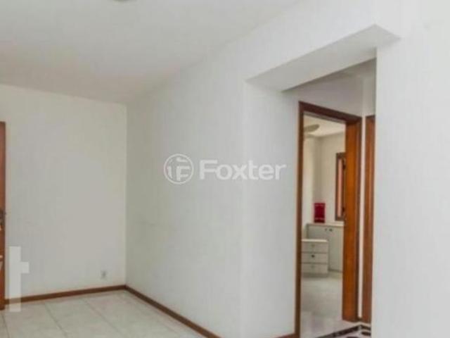 Apartamento, 2 dormitórios, 61 m², em Menino Deus