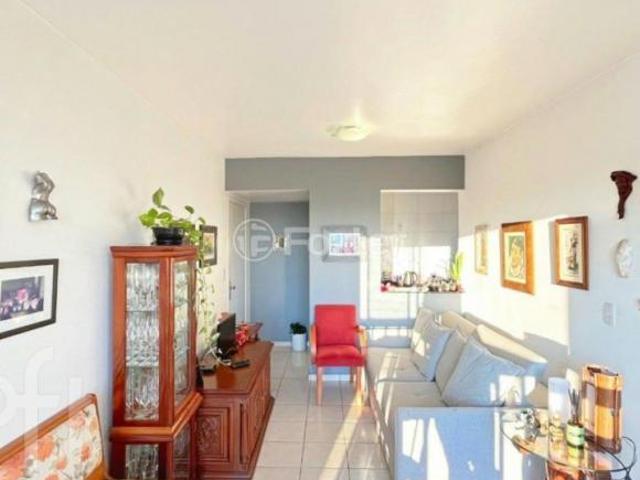 Apartamento, 2 dormitórios, 61.06 m², em Cristal