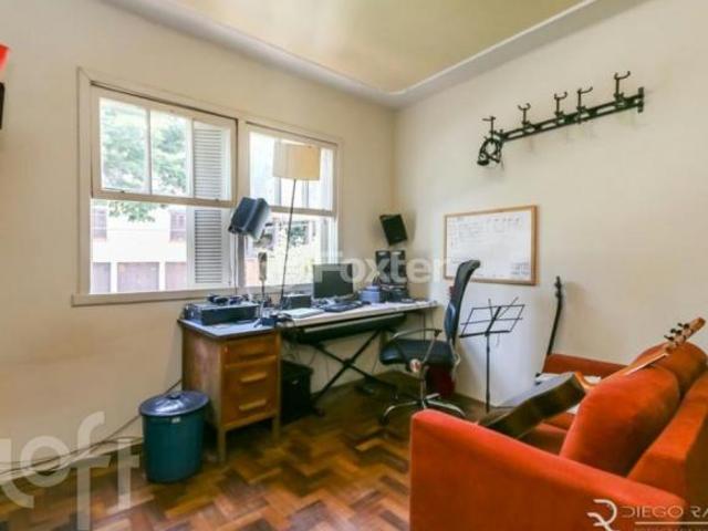Apartamento, 2 dormitórios, 61.47 m², em Petrópolis