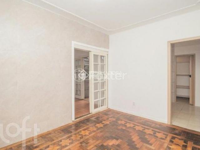 Apartamento, 2 dormitórios, 62 m², em Centro Histórico