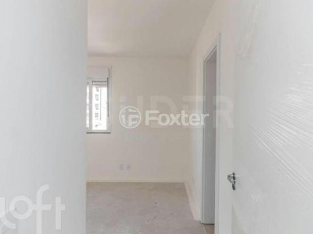 Apartamento, 2 dormitórios, 62 m², em Menino Deus