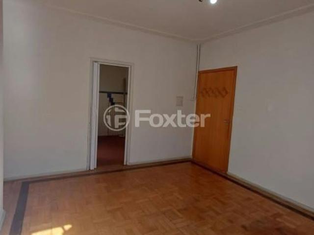 Apartamento, 2 dormitórios, 62 m², em Menino Deus