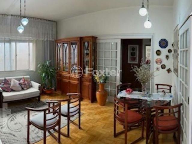Apartamento, 2 dormitórios, 62 m², em Petrópolis