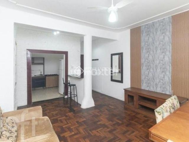 Apartamento, 2 dormitórios, 62.18 m², em Centro Histórico