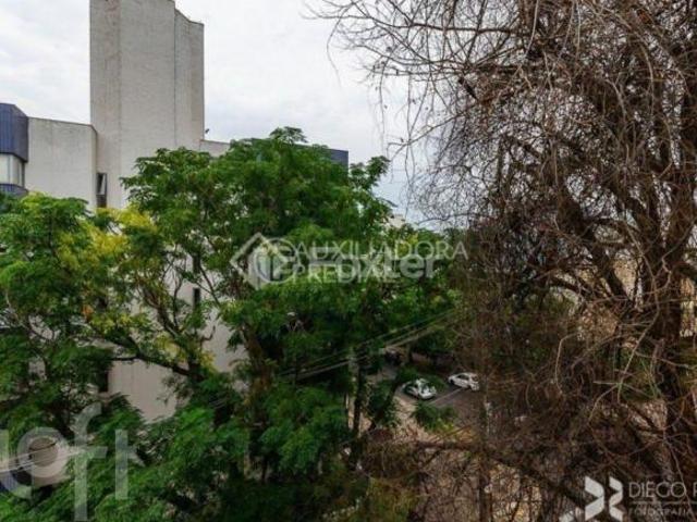 Apartamento, 2 dormitórios, 62.3 m², em Petrópolis