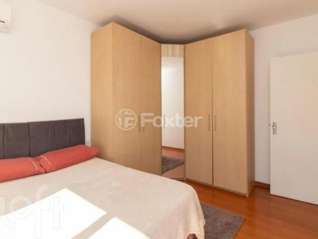 Apartamento, 2 dormitórios, 62.42 m², em Menino Deus