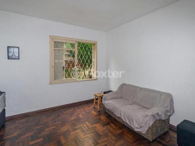 Apartamento, 2 dormitórios, 63 m², em Menino Deus