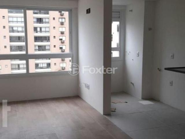 Apartamento, 2 dormitórios, 63 m², em Menino Deus