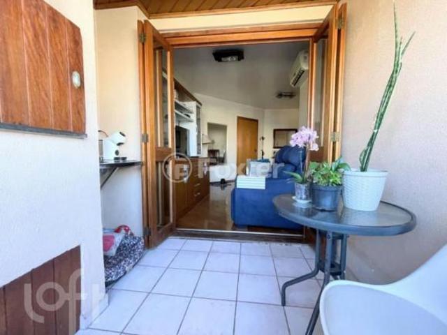 Apartamento, 2 dormitórios, 63 m², em Petrópolis