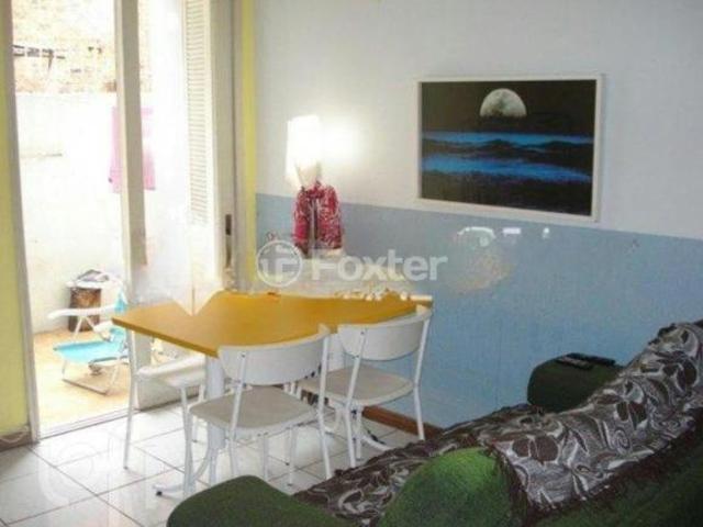 Apartamento, 2 dormitórios, 63.38 m², em Floresta