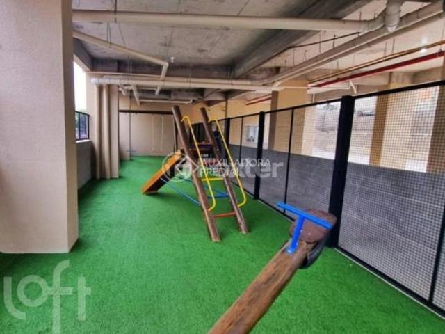 Apartamento, 2 dormitórios, 63.48 m², em Centro